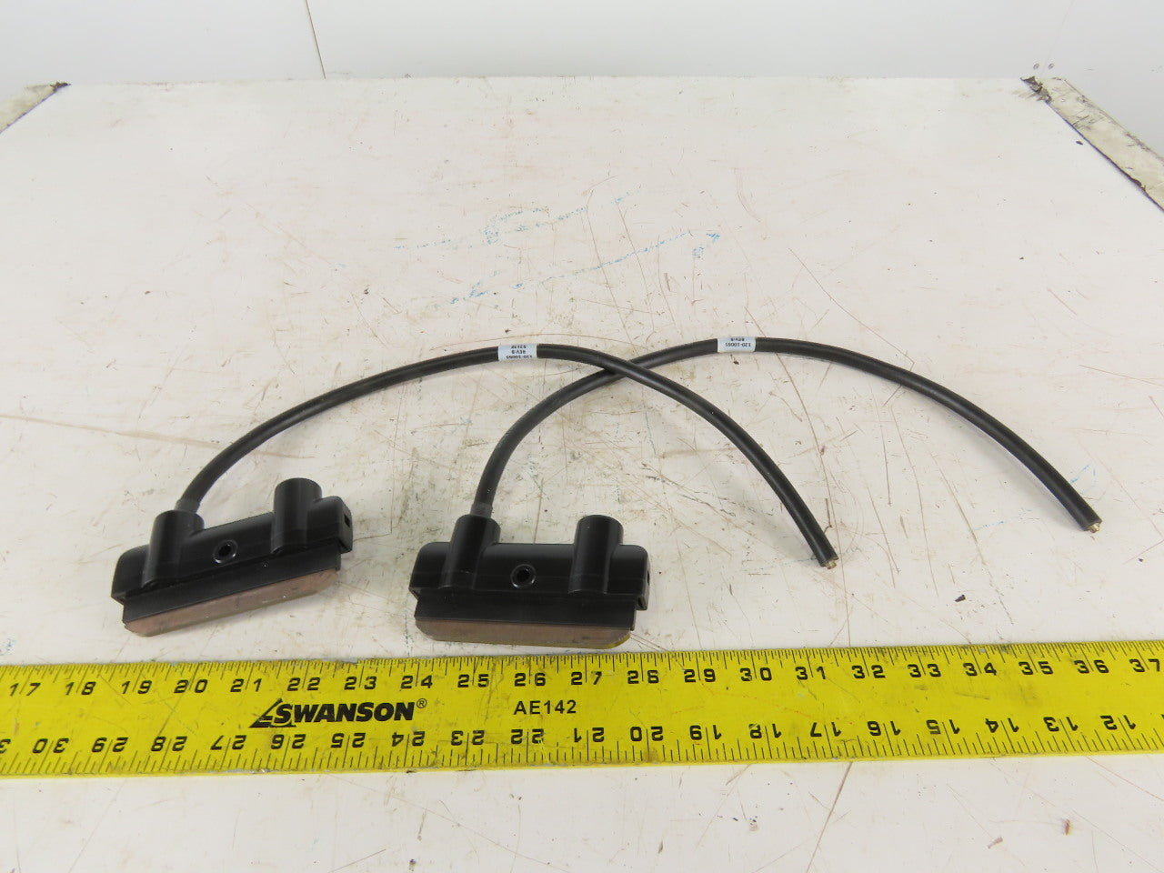 Magnetek 120-10065 UC-8-100CS UC-8 Universal Snap-in Bar Collector Sho ...